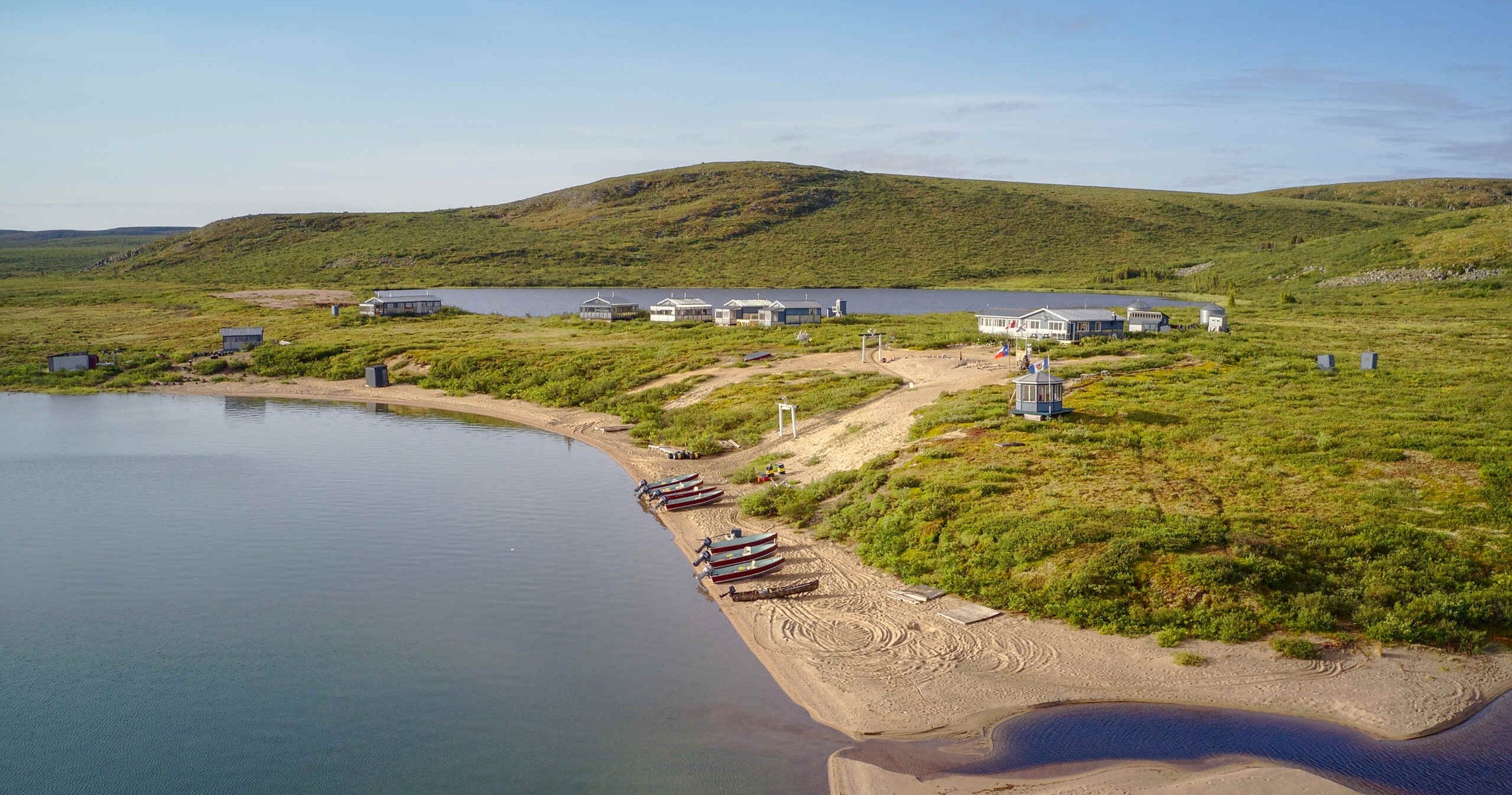 Peterson's Point Lake Lodge | NWT Barren land Adventures